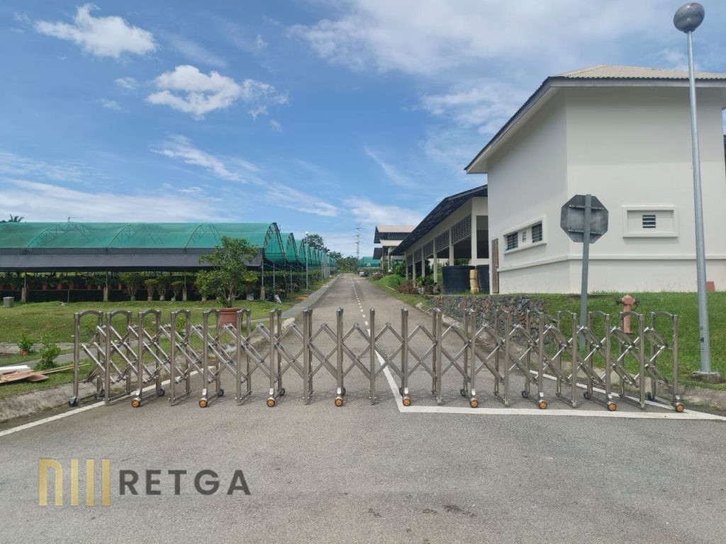 Manual Stainless Steel 304 Retractable Gate - RETGA