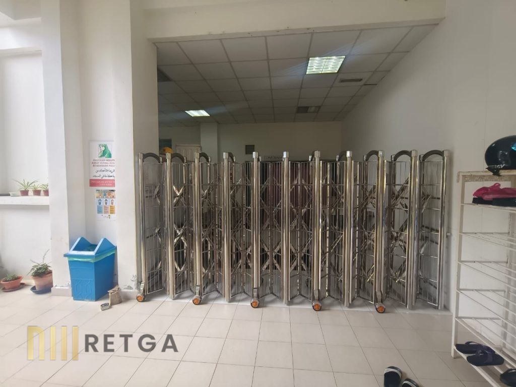 Manual Stainless Steel 304 Retractable Gate with Netting - RETGA