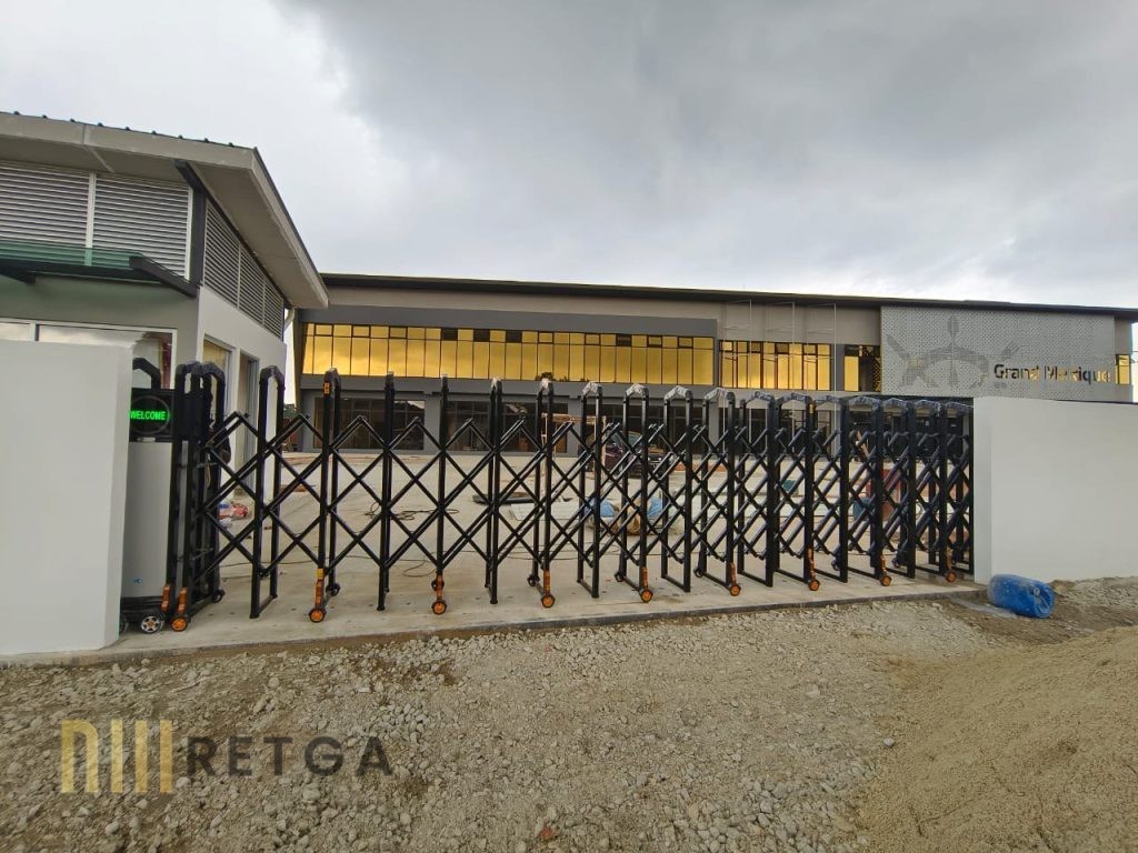 Motorized Aluminium Retractable Gate - RETGA