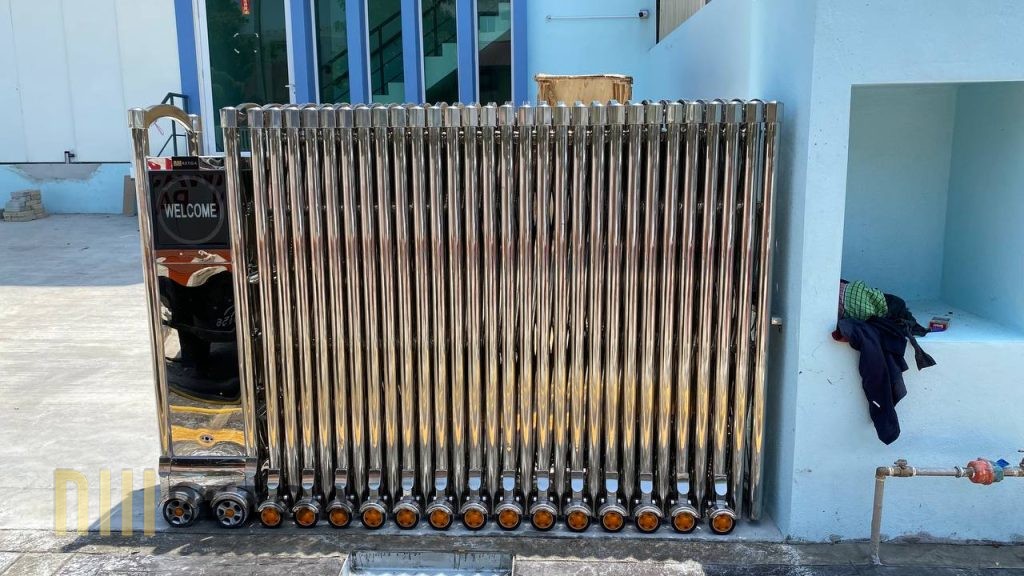 Motorized Stainless Steel 304 Retractable Gate - RETGA